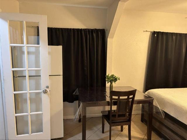 Private entrance, private bathroom