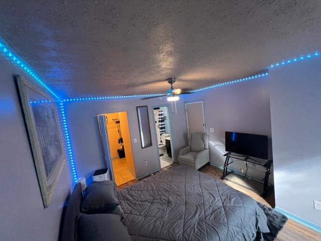 Private entrance room in Bradenton
