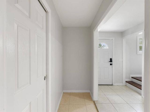 Private Entrance W/ QueenBed