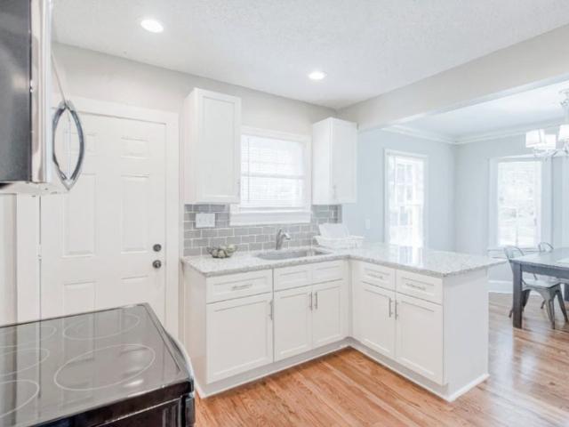 Private Entrance 50 4K TV Video Tour Maid Service