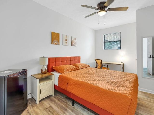 Private, fully furnished room in Southwest Jackso