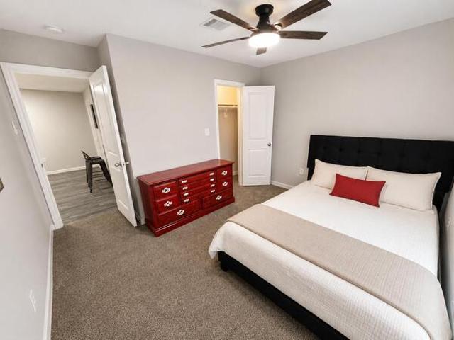 Private furnished apartment for couples with Wi Fi, full kitchen, laundry, and total privacy