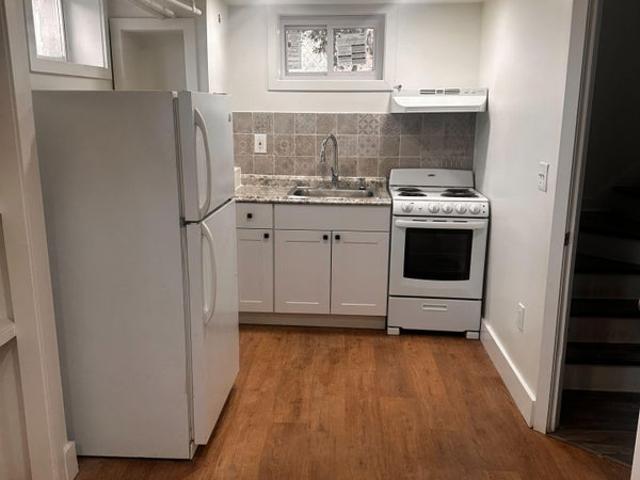 Private furnished efficiency in Northwest Philly w