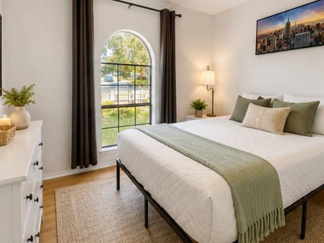 Private furnished room All bills paid $195 weekly