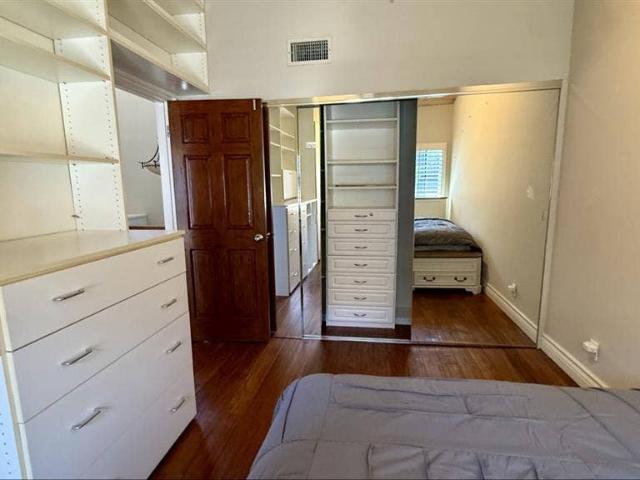 Private furnished room in Cent City