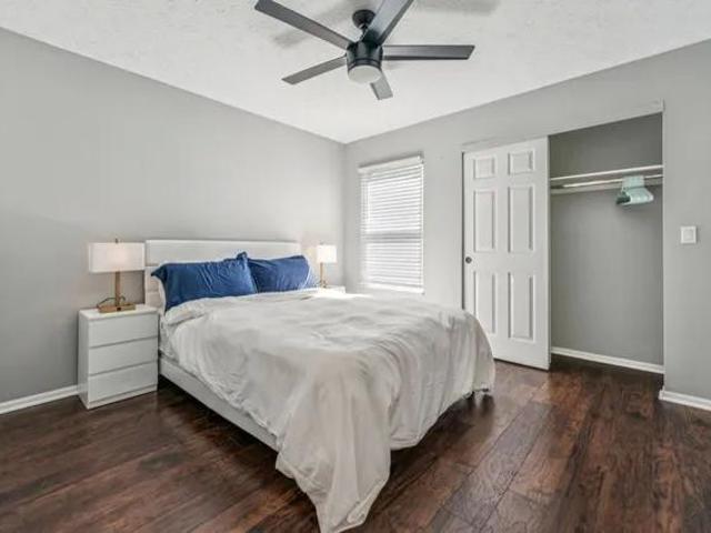 Private Furnished Room in Clean & Quiet Home