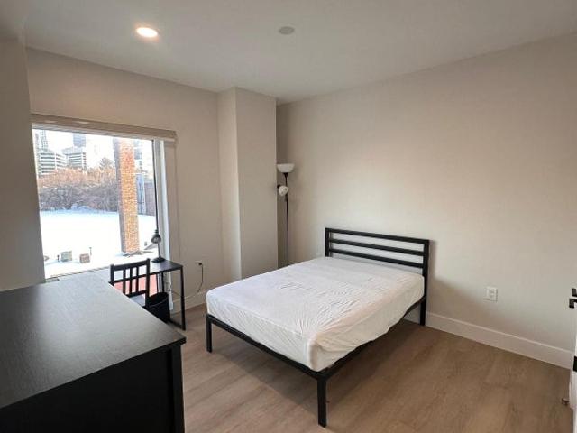 Private Furnished Room in JSQ NO FEE