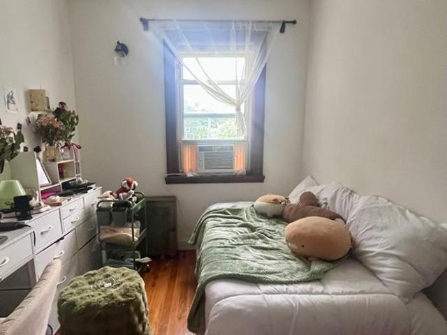 Private Furnished Room in Queens