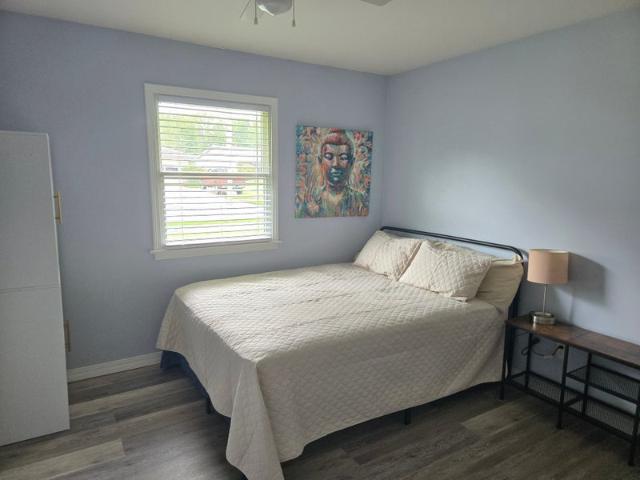 Private Furnished Room in Quiet Home_Convenient Lo