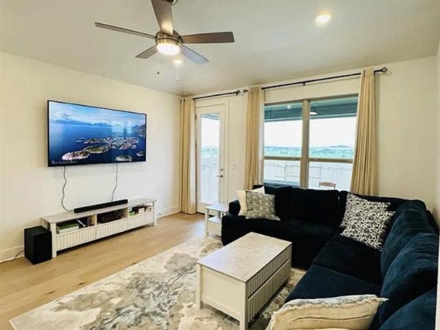Private furnished room in 4B home