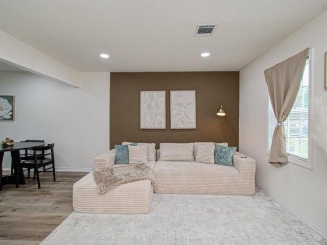 Private Furnished Room | TMC & Downtown