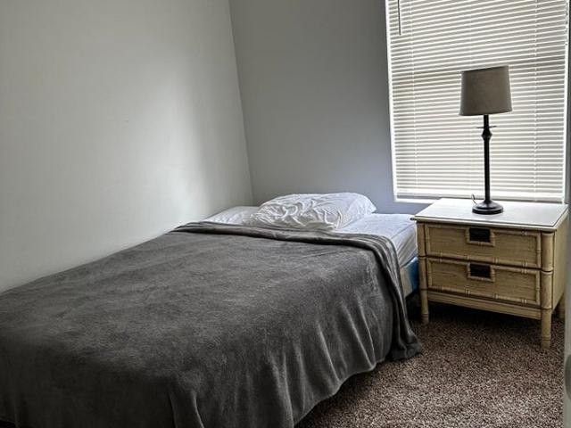 PRIVATE FURNISHED ROOM WEEKLYMONTHLY