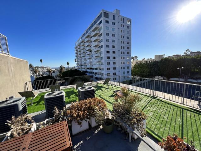 Private Furnished Room w/Gym, Rooftop, Arcade Room