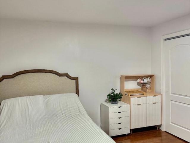 Private furnished room