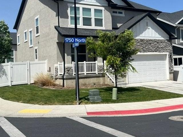 Private Female Room_Lehi Single Family Home_Furni