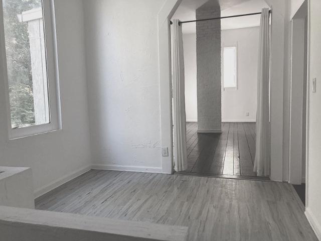 PRIVATE Four room ENTIRE 2nd story MASTER SUITE