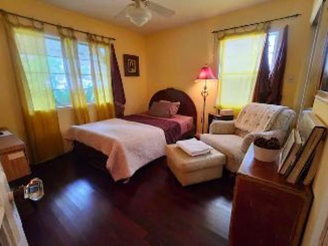 Private Guest Room in Creative Eagle Rock Home