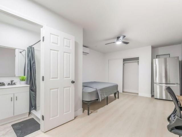 Private Henderson Studio | Prime Location Walking