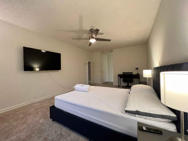 Private Large Furnished Upscale Room in Brentwood