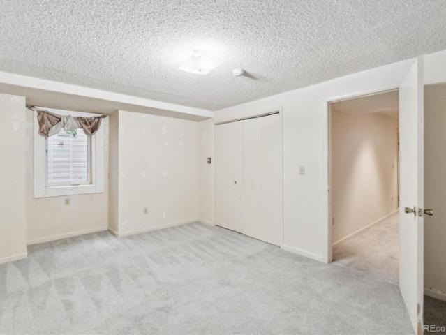 Private Large Room in Aurora Townhouse_$800 Utili