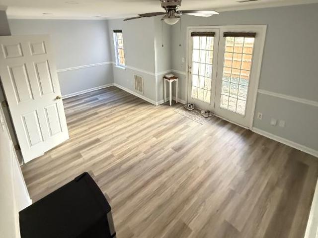 Private Lower_Level Bedroom w Patio Access Indep