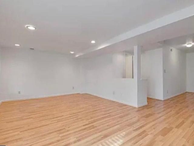 Private Lower_Level In_Law Suite with Full Kitchen