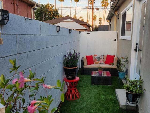 Private Patio, Large Bedroom & En Suite Bathroom