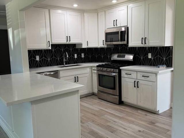Private renovated room near biltmore area