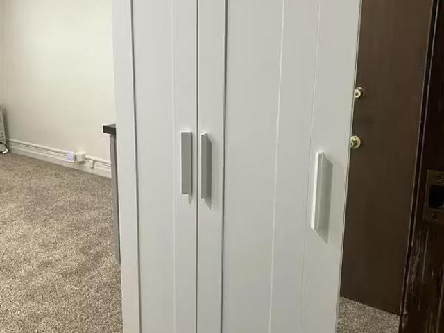 Private RM with refrigerator, microwave &closet