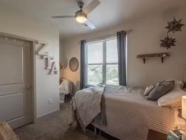 Private Room 4 Bed 4 Bath