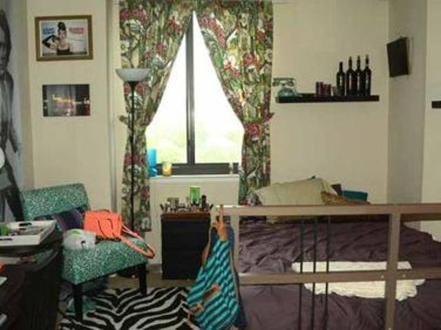 Private room and bath in 2bed 2bath To Rent in Alexandria, Virginia