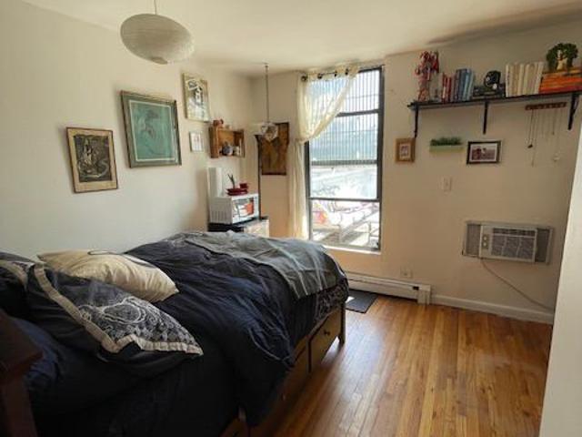 Private Room and Bathroom for Rent on UWS