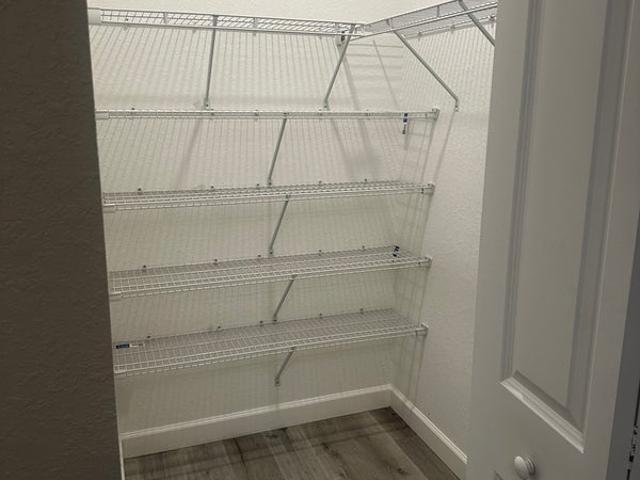 Private room and bathroom in furnished townhome