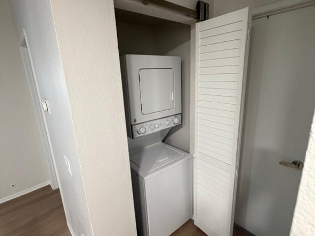 Private Room and Bathroom, shared kitchen