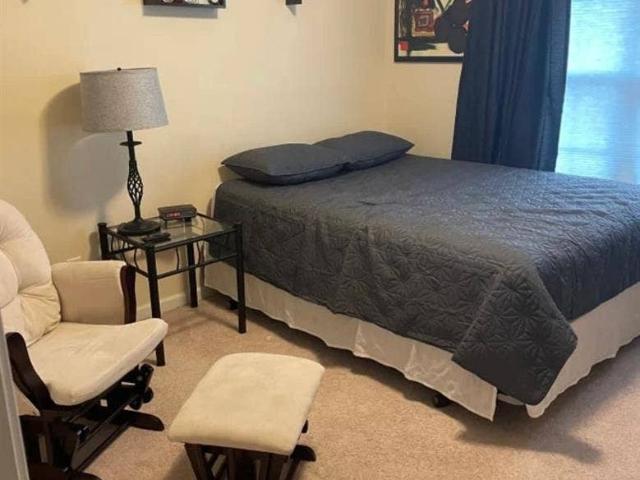 Private room and bathroom
