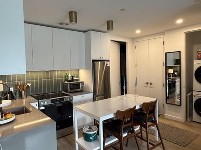 Private room and en suite in new elevator building