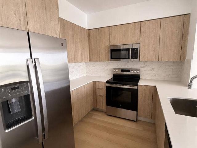Private room and private bathroom