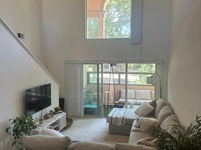 Private room and private bathroom in 2BR2BA loft in Irvine