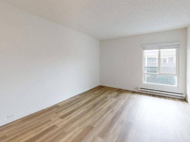 Private room available Costa Mesa