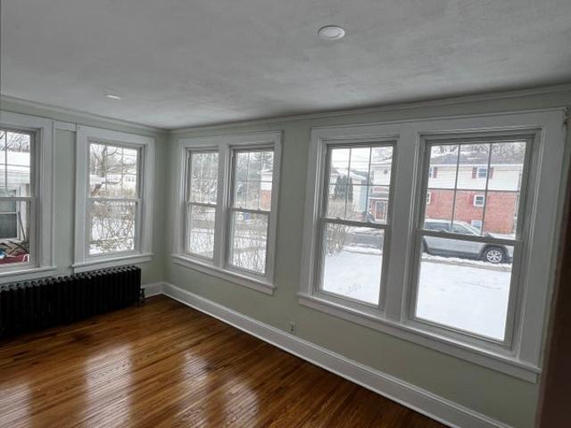 Private room available in newly updatedclean home