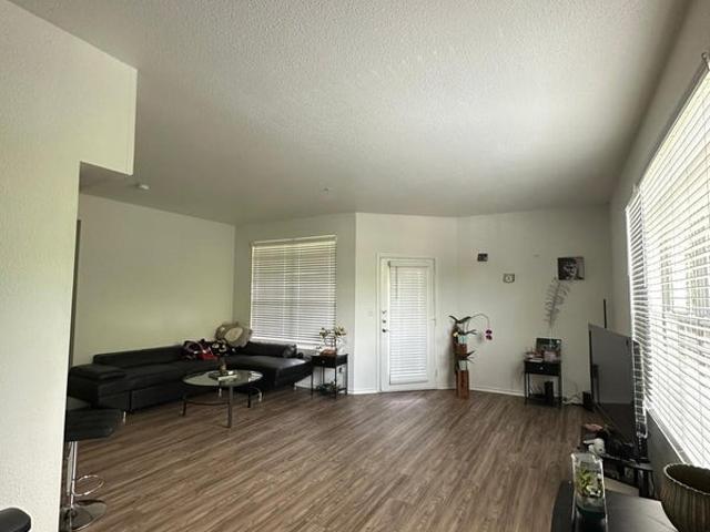 Private Room Available in North Austin