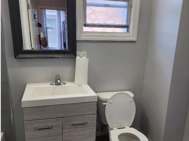 Private room available in a 2 bed and 1 bath
