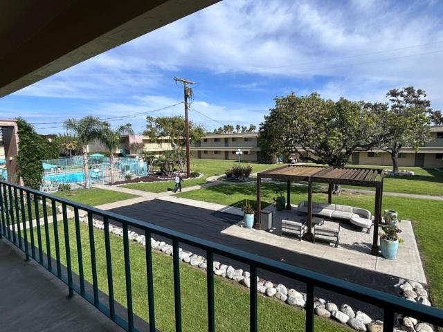 Private room available in Bay Park in 2BR