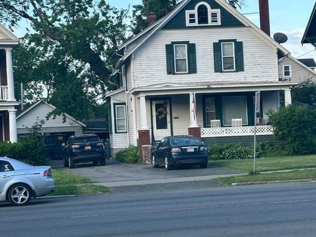 Private room available in cleanwell maintained ho