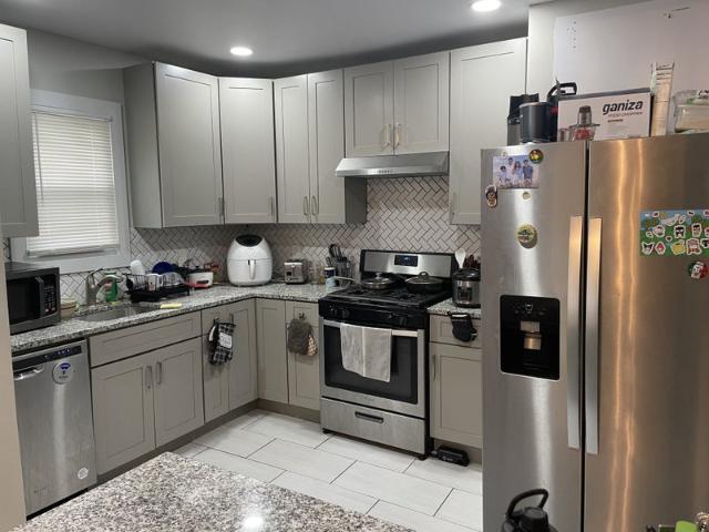 Private room available in home