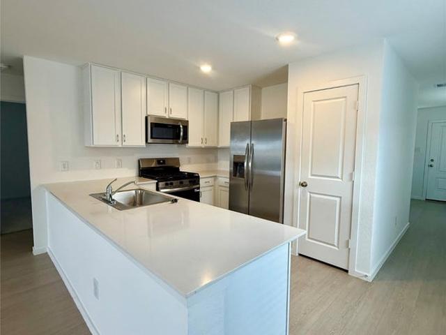 Private Room Available in Quiet, Relaxed Home