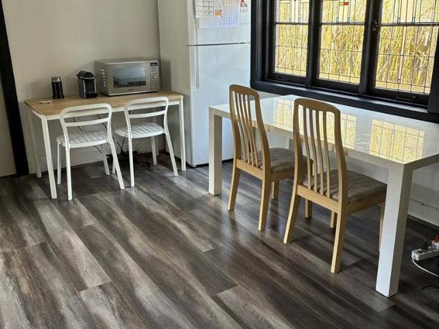 Private room available in Rose Bay