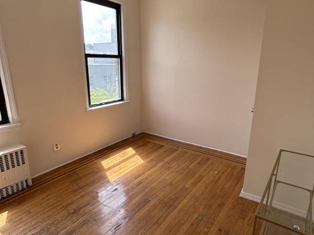 Private room available in 2bd1ba in williamsburg