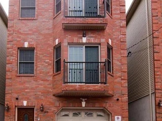 Private room available in 3B2B house Jersey City