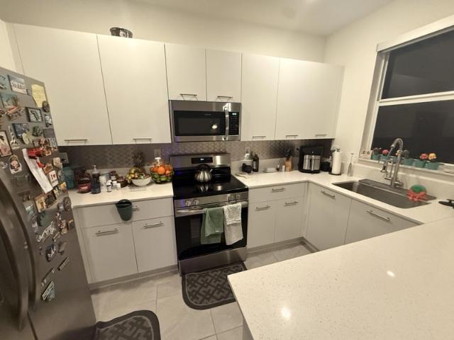 Private Room + Bath | $1,500 | Sept. 1